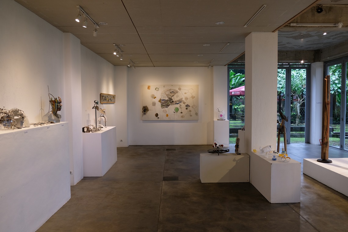 bar28 | What an Amazing World!