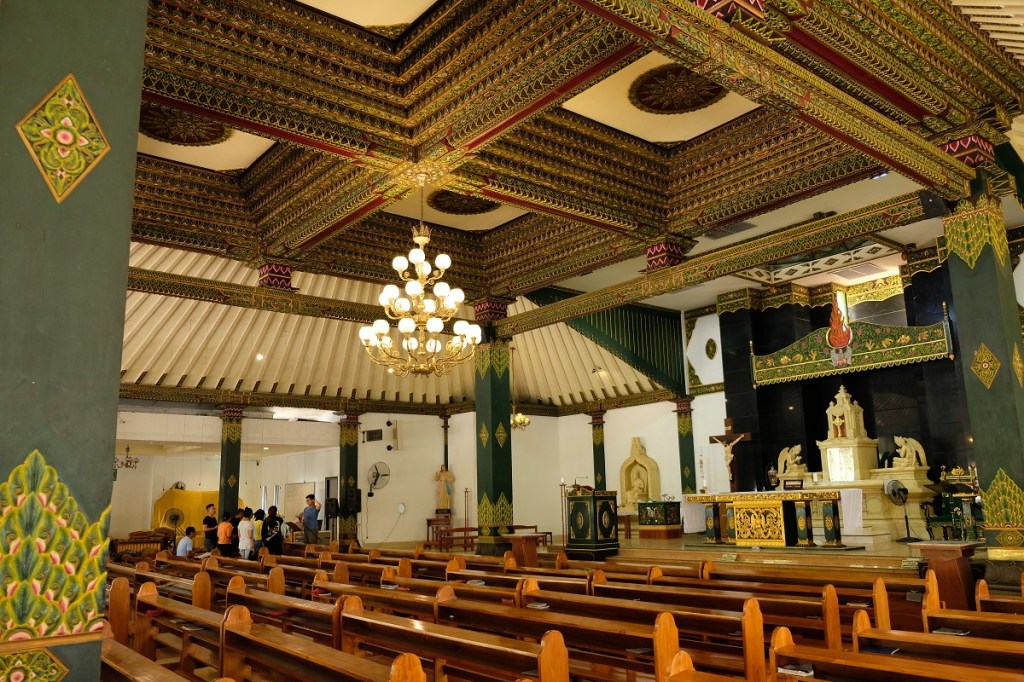 A Morning with Javanese Jesus | What an Amazing World!